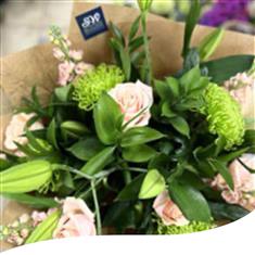 Pearl Avalanche & Lily Bouquet